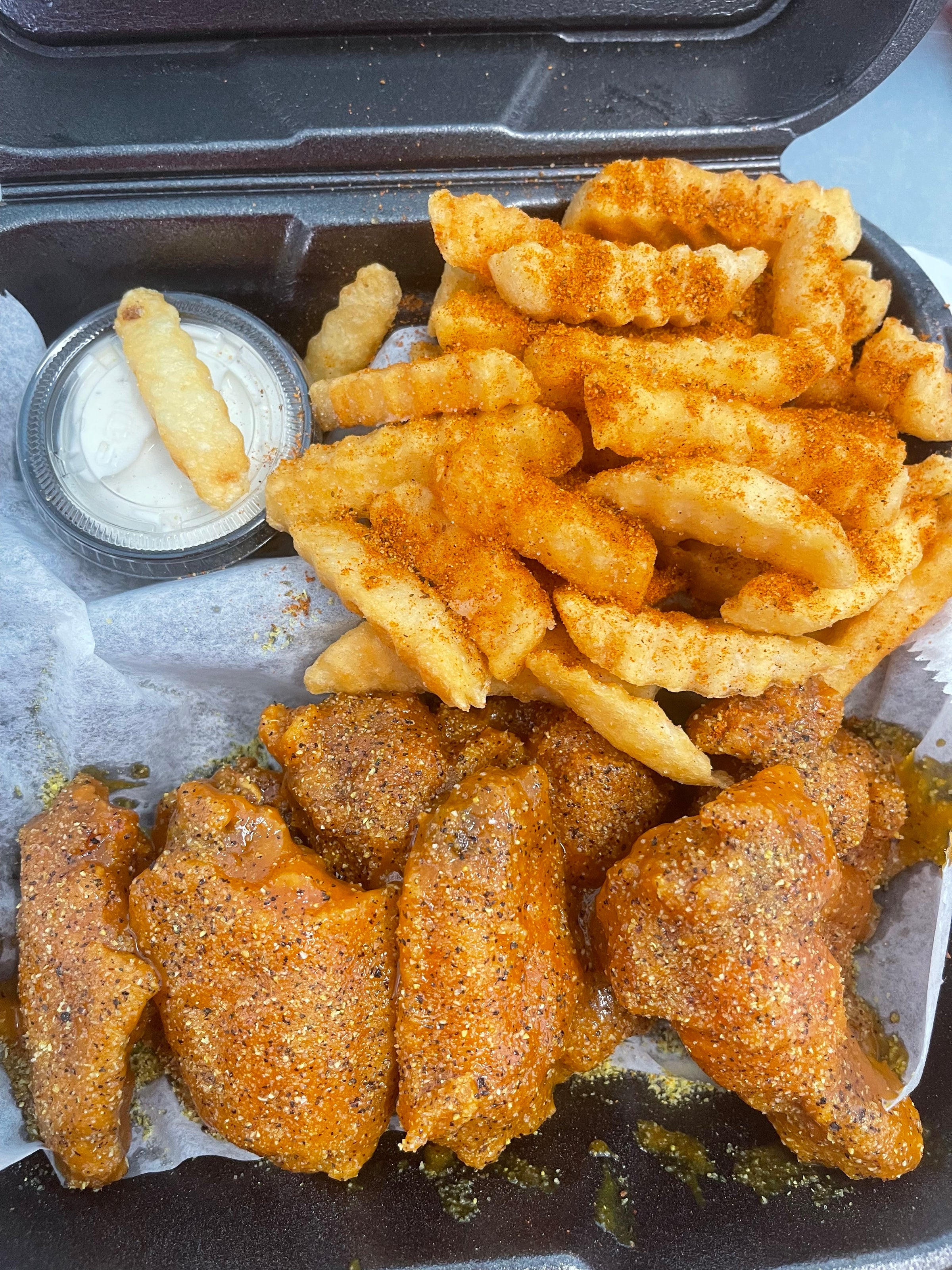 Chicken Wings And Fries Basket